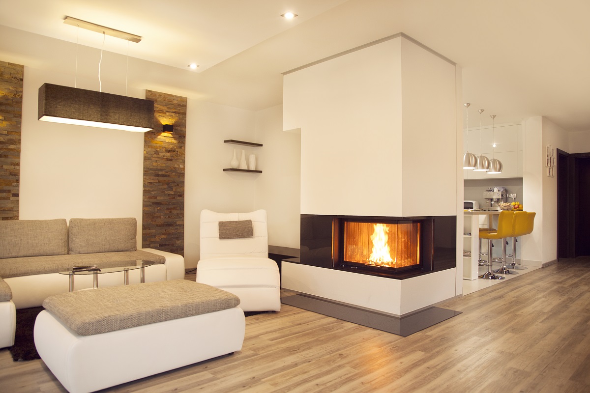 Amenajare livinguri moderne cu semineu | Infocasa